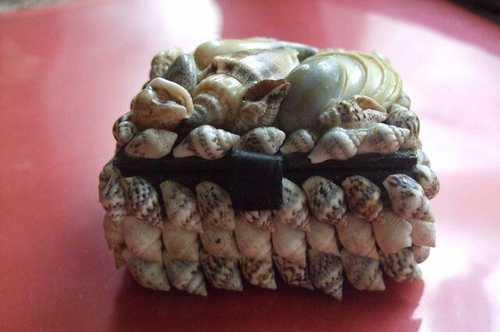 Шкатулка из натуральных морских ракушек