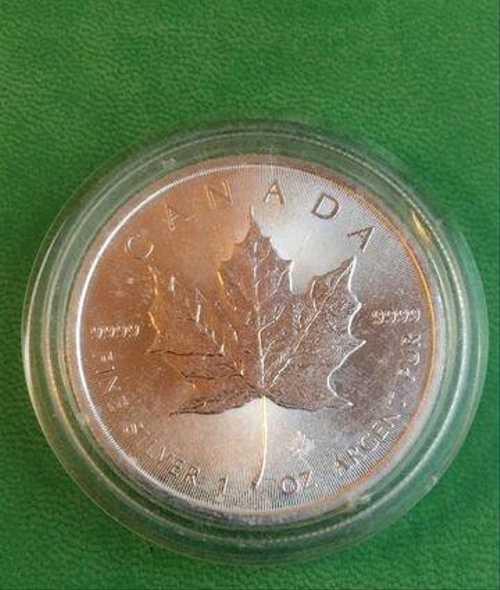 5 долларов. Канадский кленовый лист