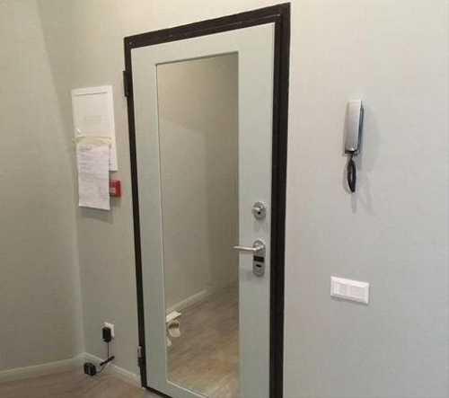 Двери с зеркалом входные фото в интерьере