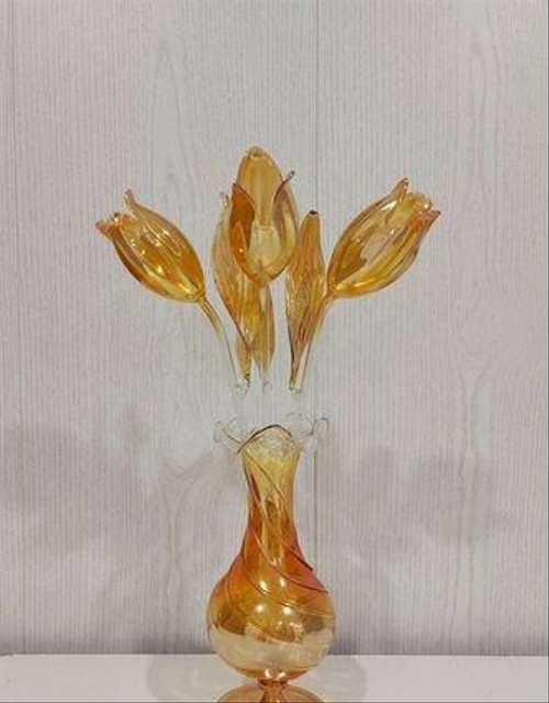 Цветное стекло винтаж Тюльпаны в вазе