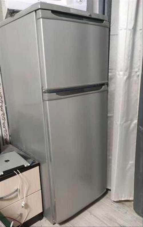 Холодильник бирюса m122