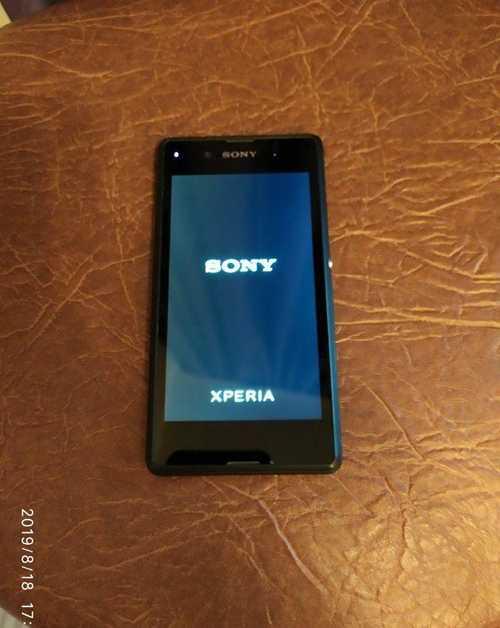 Телефон Sony Xperia Е3