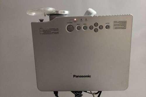 Проектор Panasonic pt-ae700e
