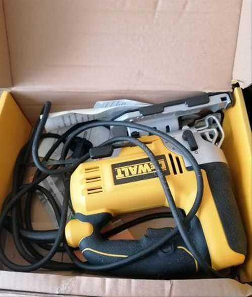 Лобзик dewalt DWE349-KS