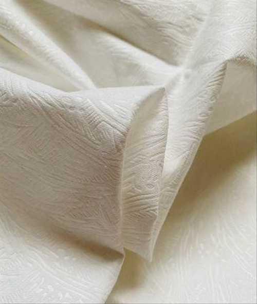 Ткань - отрезы белого цвета