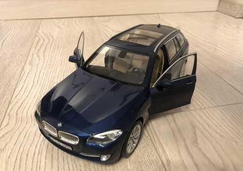 Машинка BMW 5-ой серии F11 - Масштаб 1:18