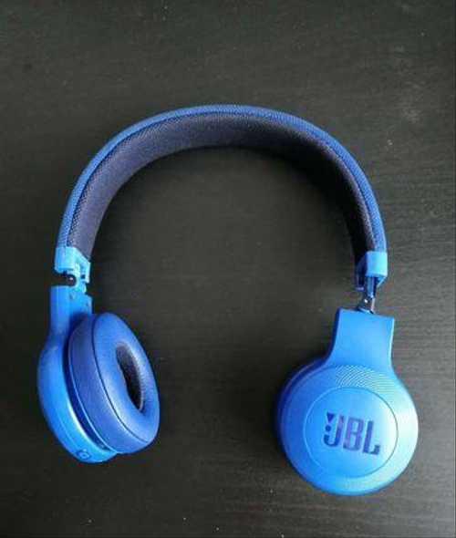 Беспроводные наушники JBL E45 BT