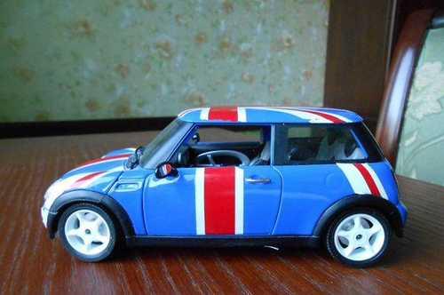 Модель машины Bburago1:24- mini cooper