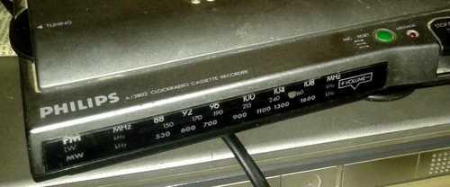 Кассетный магнитофон с часами Philips AJ3802