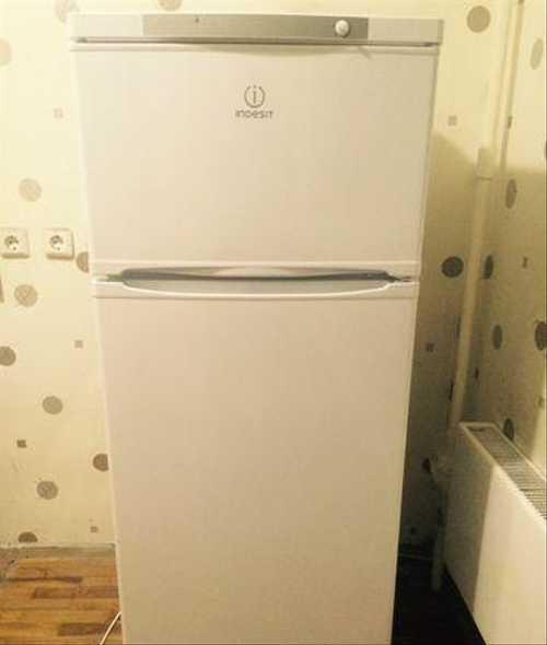 Холодильник indesit ST 145