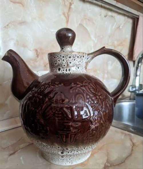 Глиняный кувшин чайник