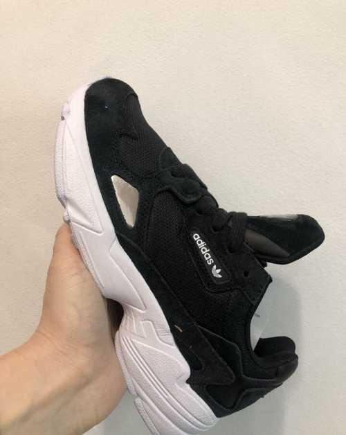 Adidas Falcon
