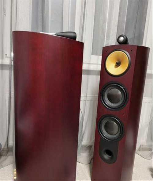 Bowers & Wilkins 803 Nautilus