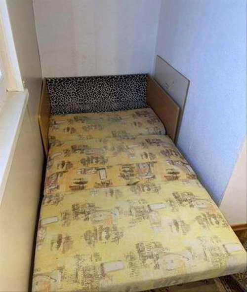 Кровать(с матрасом),шкаф(стенка), диван