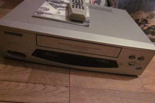 VHS Видеомагнитофон Daewoo