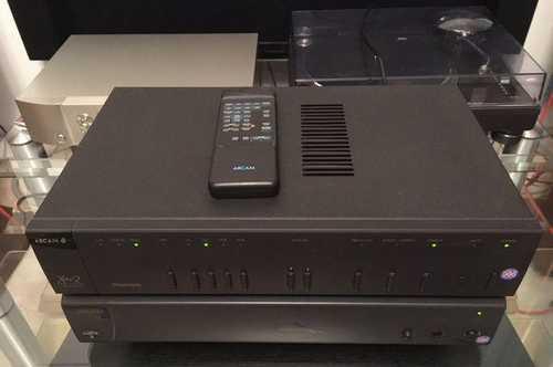 Arcam xeta 2 pre-amp + alpha 8p power / bi-amp