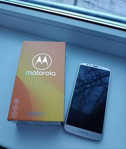 Телефон Motorola moto e5 plus