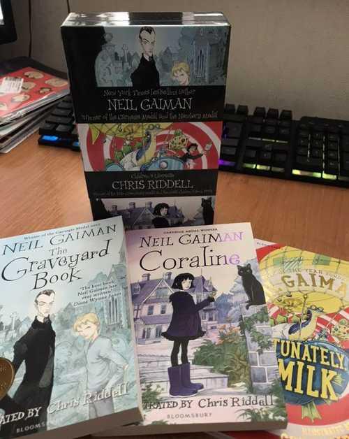 Neil Gaiman The Graveyard Book, Coraline, Fortunat