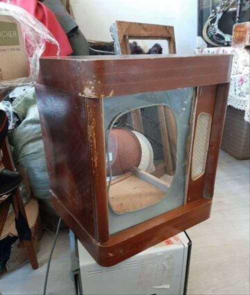 Деревянный корпус старого телевизора