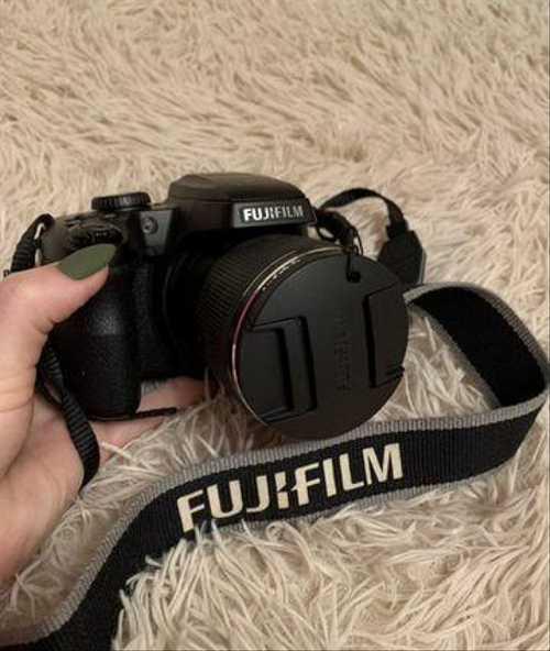 Зеркальный фотоаппарат Fujifilm finepix s8300