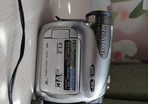 Видеокамера JVC GR-D650E
