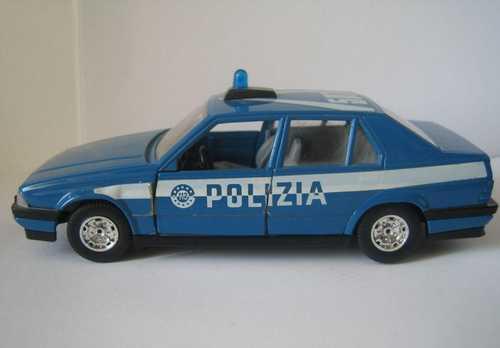 Alfa romeo 75 polizia, 1/24 (Bburago)