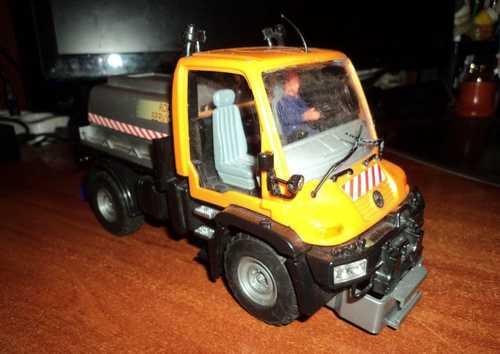 Модель Mercedes-Benz Unimog 1:24