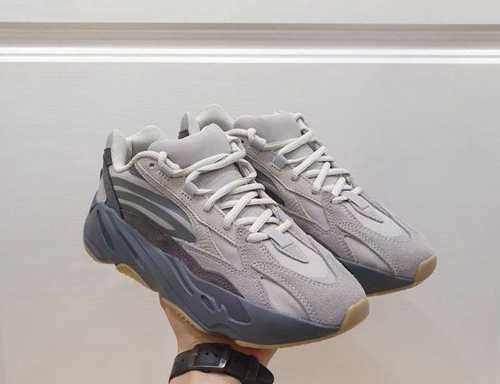 Adidas yeezy boost 700 premium