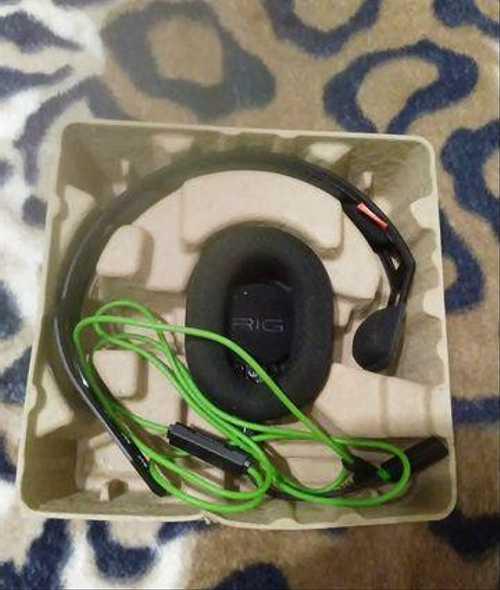 Гарнитура Plantronics RIG 100 HX на xbox