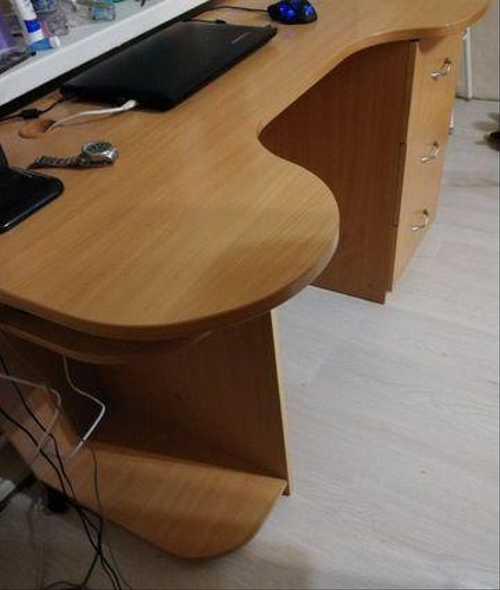 Компьютерный стол