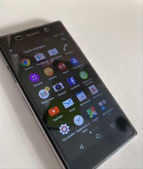 Телефон Sony xperia Z1 C6903