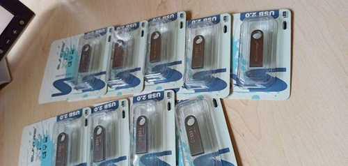Флешки usb 2.0 / 4 gb / 9 шт / новые
