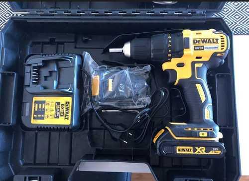 Дрель шуруповерт Dewalt DCD777S2T