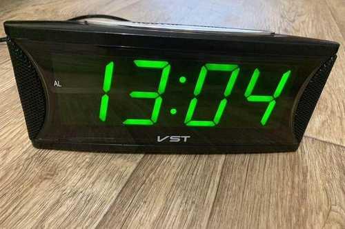 Часы электронные настольные VST