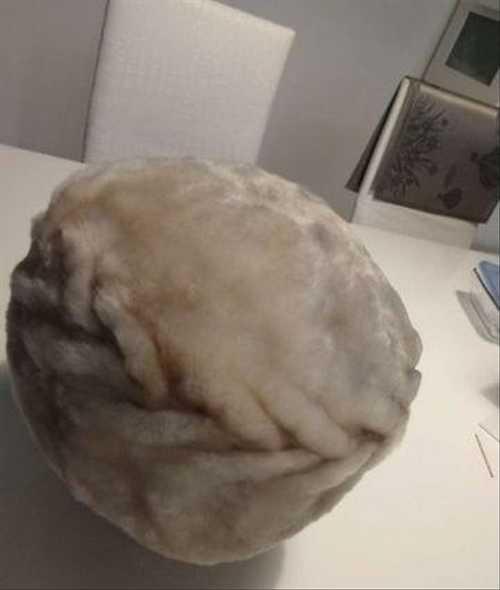 Берет из ламы новый