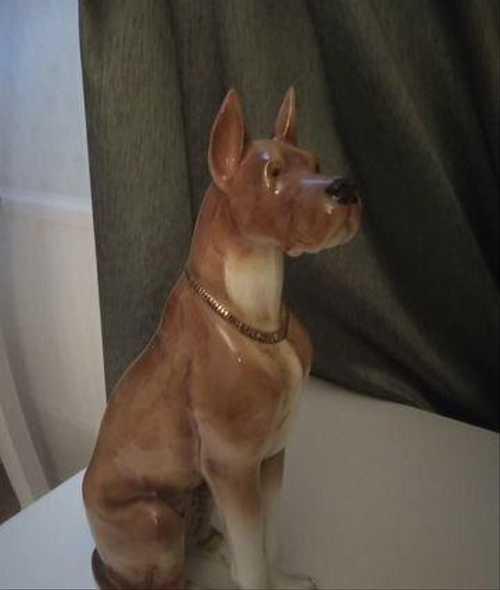 Фарфоровая статуэтка собаки "Дог"