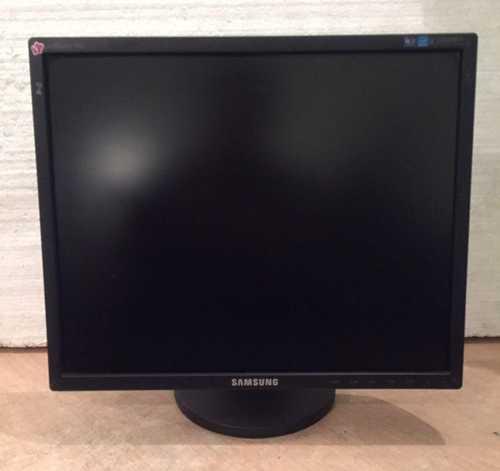 Монитор TFT 19" samsung 943T черный