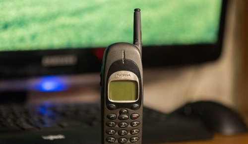 Ретротелефон Nokia 650 из 1998 года
