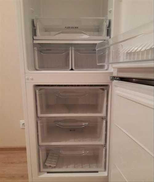 Холодильник indesit DS 4200