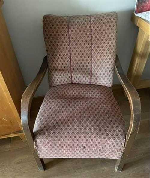 Кресло, комод, стеллаж, стулья
