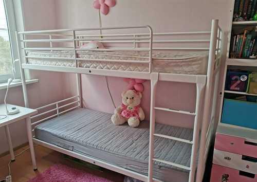 Продам кровать детскую двухярусную 900*2000 Икея