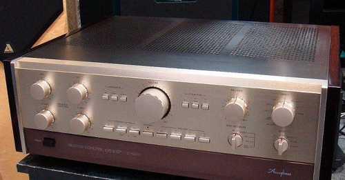 Accuphase C 200V