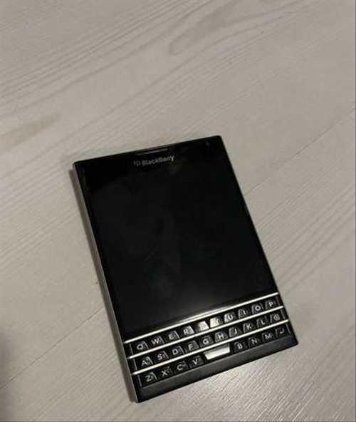 Телефон BlackBerry passport