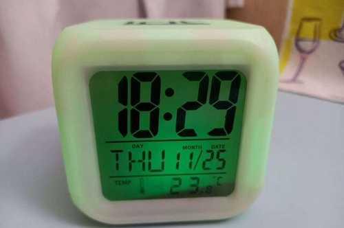 Настольные электронные часы будильник