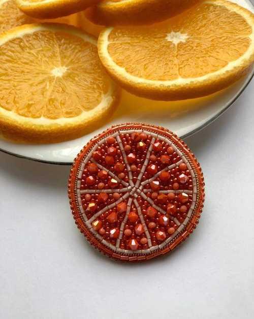 Брошь из бисера