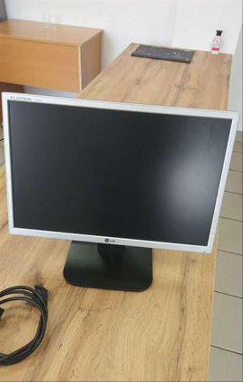 Монитор LG 19"