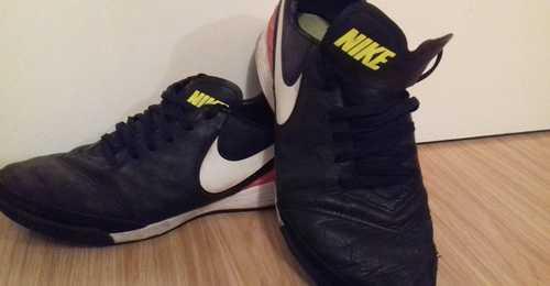 Продам футбольные футзалки Nike Tiempo