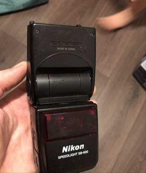 Вспышка Nikon SB 600 speedlight