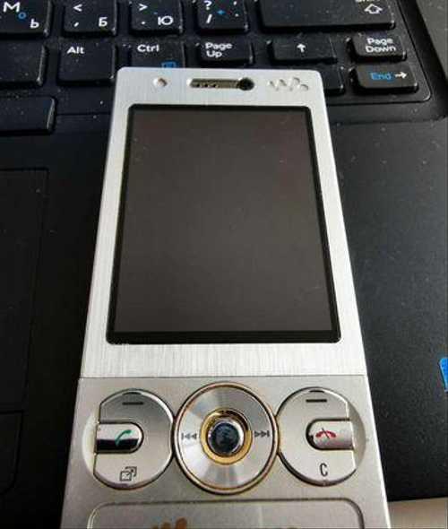 Телефон Sony Ericsson W705