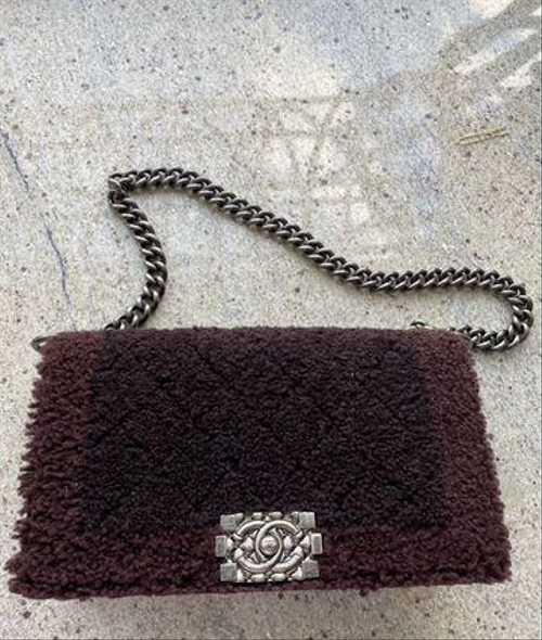 Chanel sherpa boy medium
